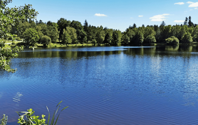 Aire camping-car park de Ponty - USSEL - Tourisme Corrèze