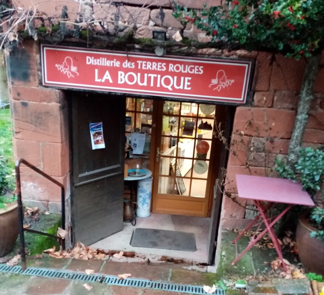 Boutique Distillerie des Terres Rouges - COLLONGES-LA-ROUGE - Tourisme ...